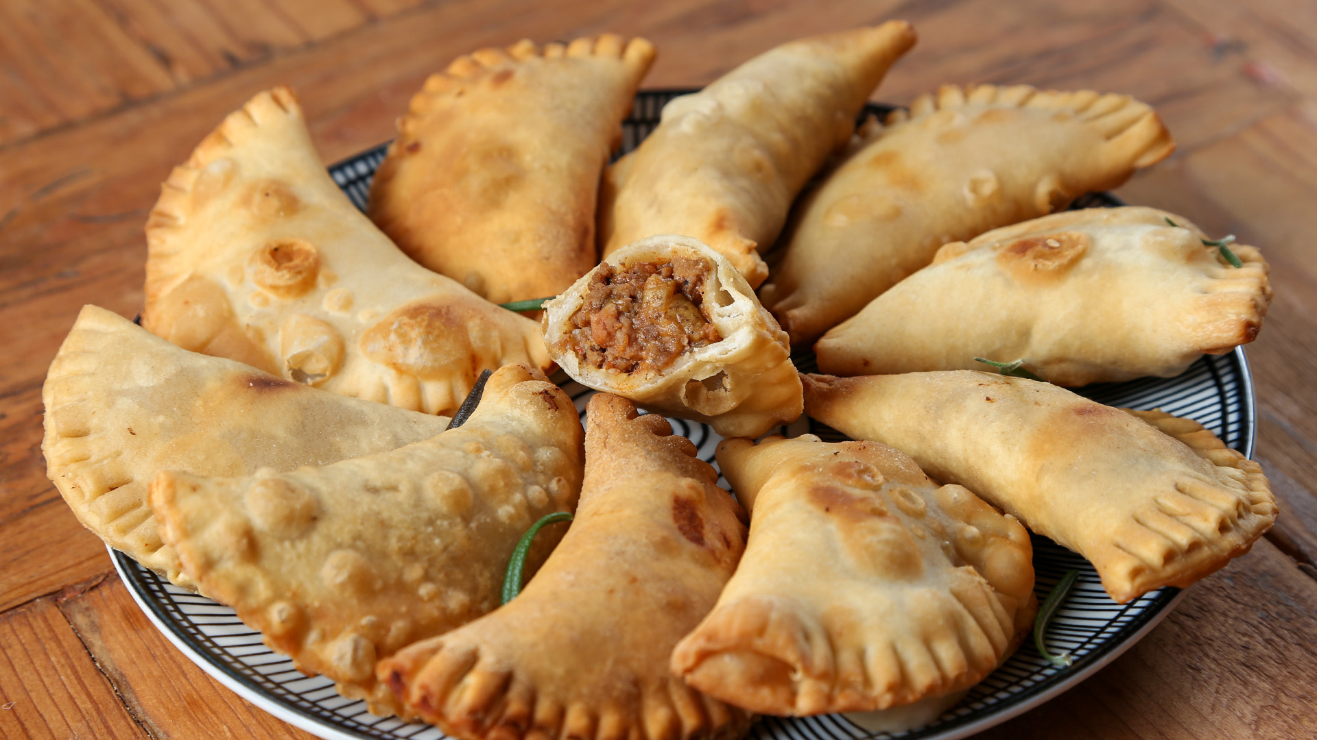 Bandeja de mini empanadillas - Chef Mari Blanca
